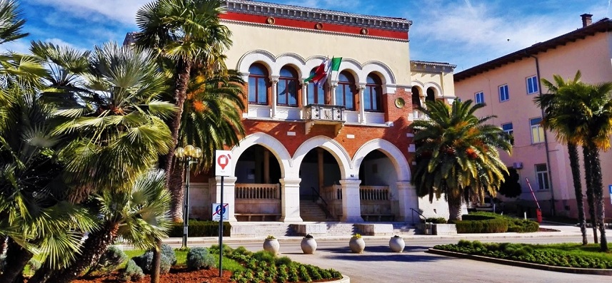 Grad Poreč raspisao natječaj za dodjelu učeničkih stipendija • Istra ...