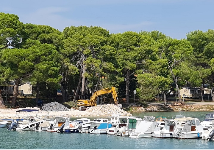 Počela gradnja šetnice i obalnog zida u Valbandonu • Istra Terra Magica