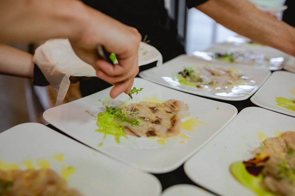 TAR: Pogledajte marende u bistrou DeguStazione do 23. lipnja • Istra ...