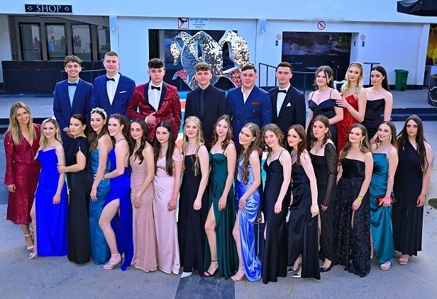 Maturalna zabava porečke SŠ Mate Balote - Ovako im je bilo • Istra ...