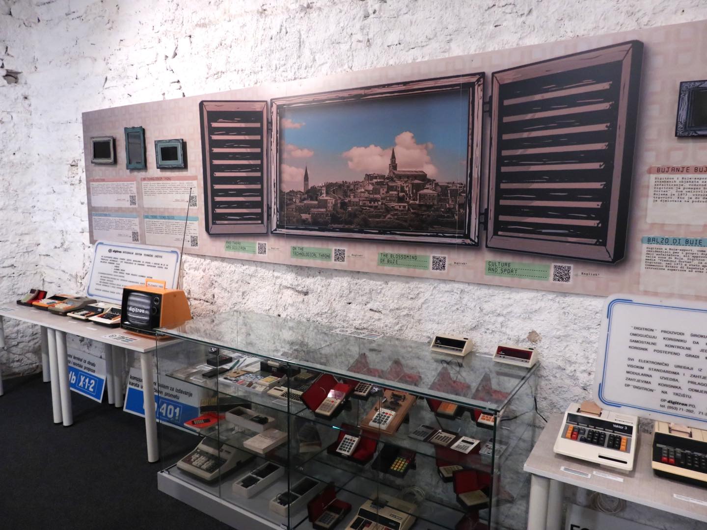 BUJE: Otvorena Retrobit izložba digitrona – retro kalkulatora koji su ...