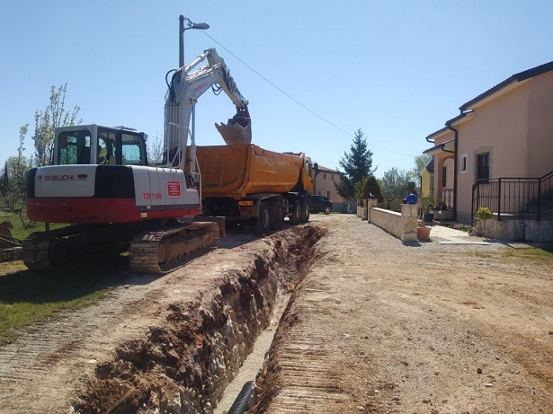 Počela gradnja kanalizacije u Funtani - Na snazi privremena prometna ...