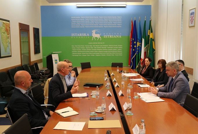 Grad Umag i Istarska županija o opremanju srednje škole, nedostatku ...