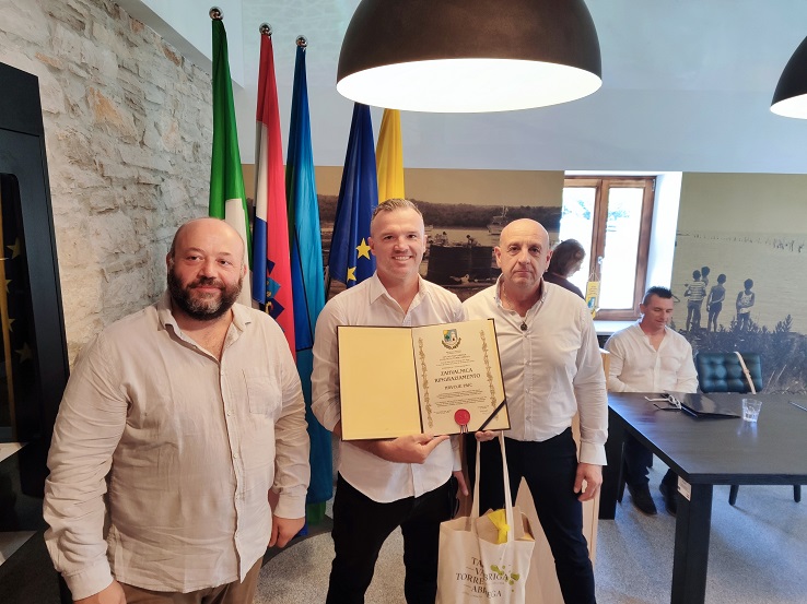 Dan Općine Tar-Vabriga: Zahvalnica za učitelja Hrvoja Paića zbog ...