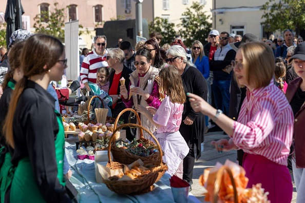 Uskrs u Poreču: Domaći proizvodi, dječji smijeh i slatke delicije ...