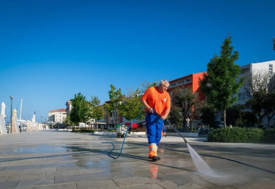 Stari grad traži poseban režim čišćenja: Usluga Poreč ulaže više od 2. ...