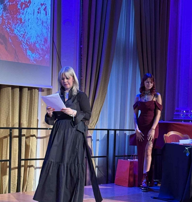 Poezija, glazba i ples u Bujama: Sandra Fabac predstavlja zbirku ...
